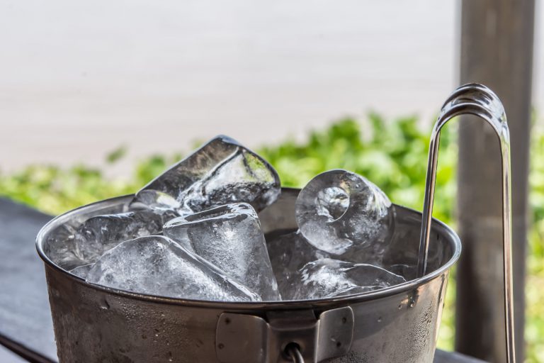 Tube ice in Stainless Steel Tank - Recom Ice Systems